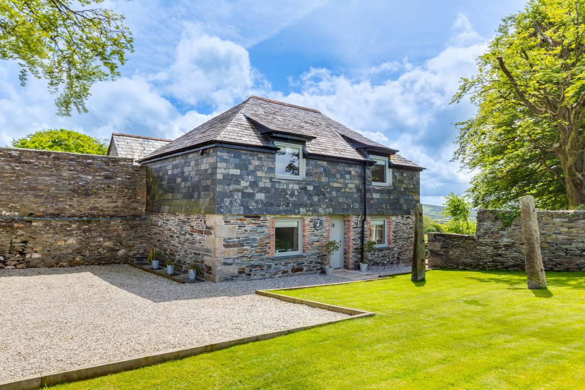 Cottage ∙ 2 Bedrooms ∙ 4 Guests - Tintagel Castle