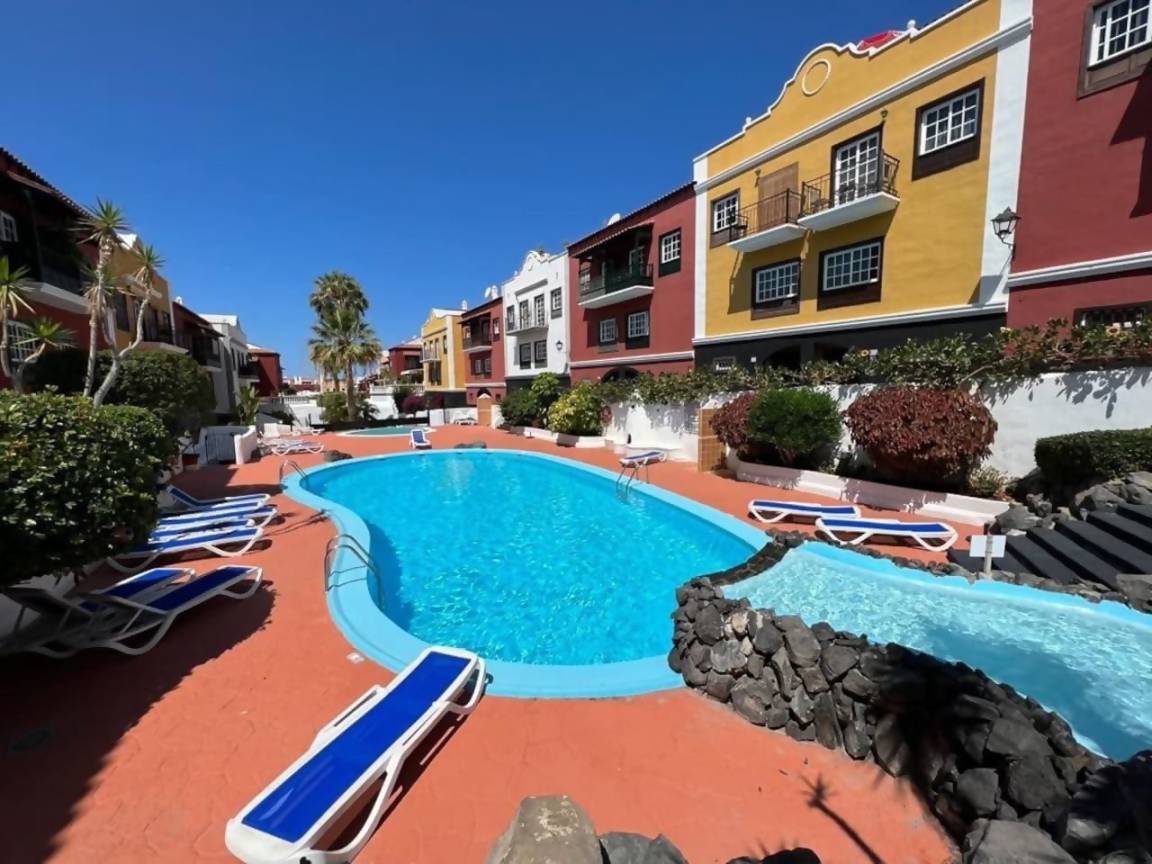 200 M² Ferienhaus ∙ 4 Schlafzimmer ∙ 7 Gäste - Adeje