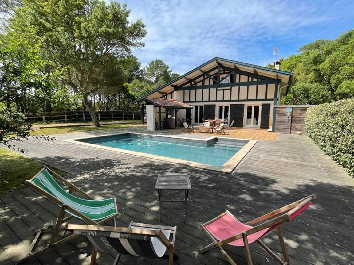 200 M² Villa ∙ 6 Bedrooms ∙ 12 Guests - Capbreton