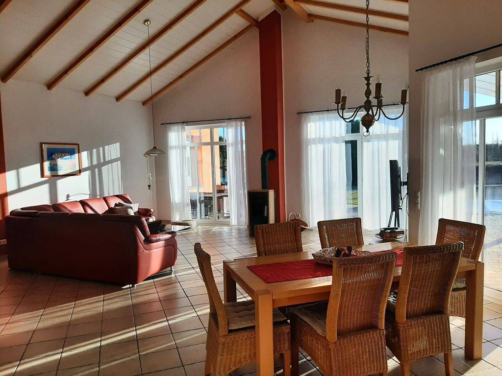 140 M² Ferienhaus ∙ 2 Schlafzimmer ∙ 4 Gäste - Userin