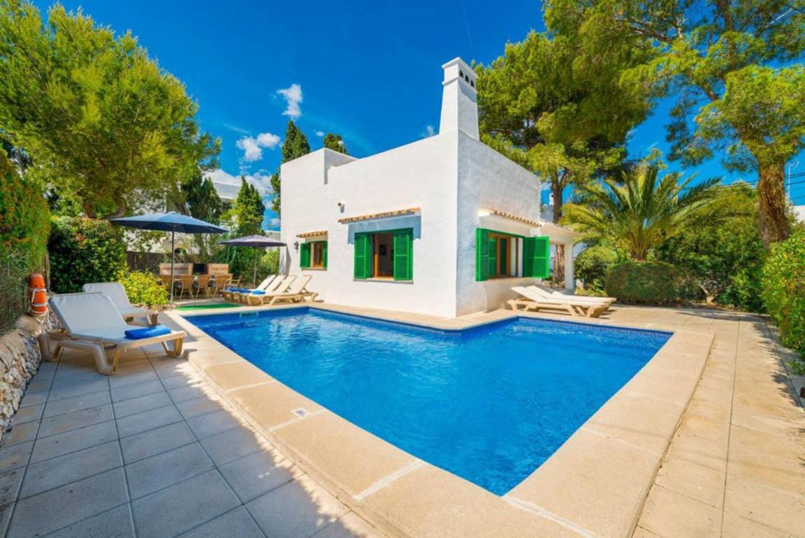 143 M² Villa ∙ 5 Bedrooms ∙ 10 Guests - Cala d'Or