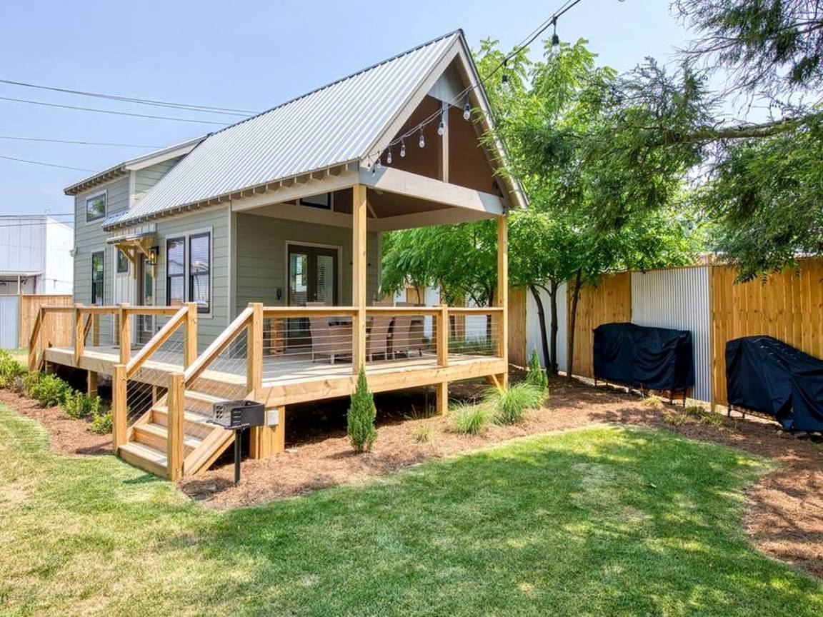 House ∙ 2 Bedrooms ∙ 4 Guests - Waynesville, NC