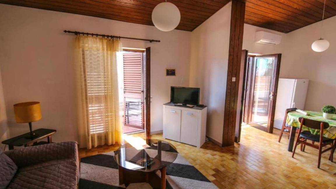 42 M² Apartment ∙ 2 Bedrooms ∙ 4 Guests - Okrug Gornji