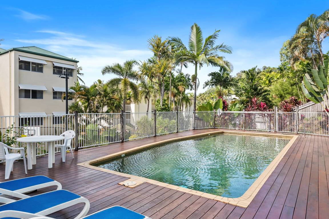 Apartment ∙ 2 Bedrooms ∙ 4 Guests - Trinity Beach