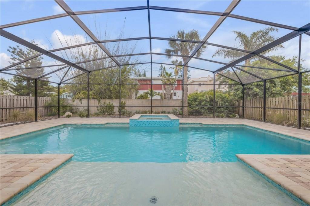 House ∙ 3 Bedrooms ∙ 6 Guests - New Smyrna Beach, FL