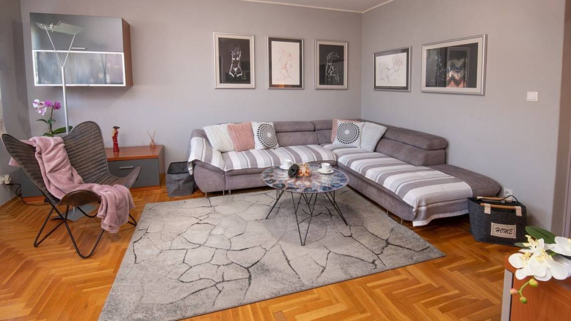 75 M² Apartamento ∙ 2 Habitaciones ∙ 4 Huéspedes - Pula