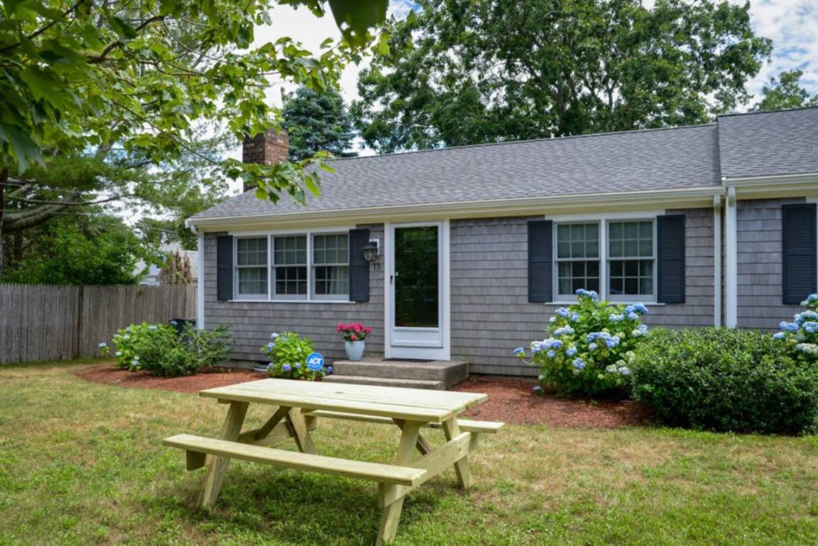13 M² House ∙ 3 Bedrooms ∙ 6 Guests - Cape Cod, MA