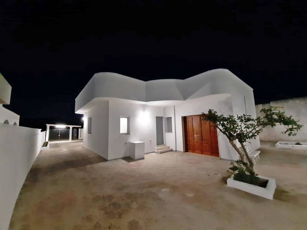 220 M² Villa ∙ 3 Bedrooms ∙ 7 Guests - Torre Lapillo