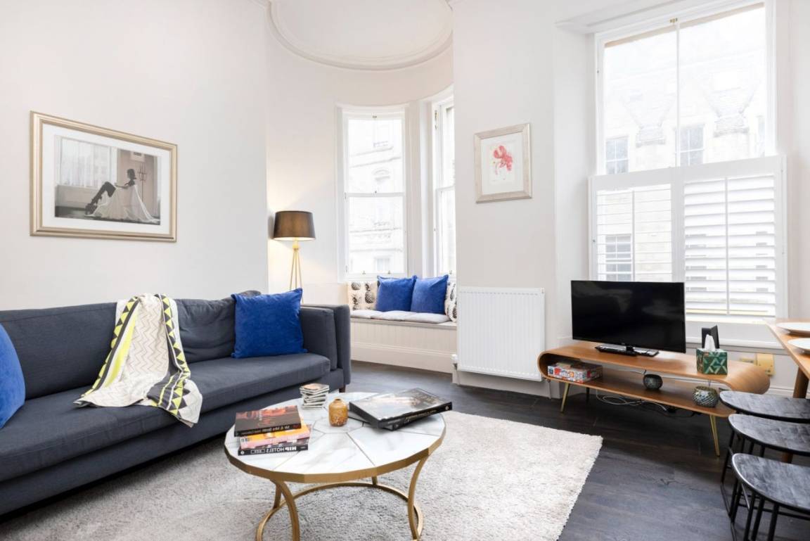 131 M² Apartment ∙ 4 Bedrooms ∙ 8 Guests - Edinburgh Waverley station
