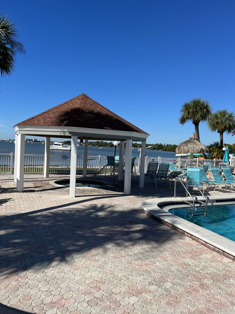 128 평방 미터 콘도 ∙ 침실 2개 ∙ 게스트 4명 - 세인트피터즈버그