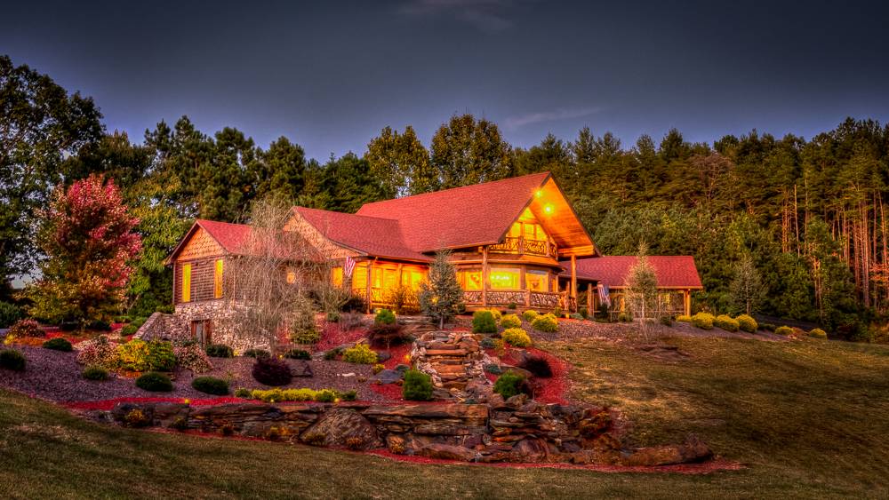 Cabin ∙ 4 Bedrooms ∙ 13 Guests - Blue Ridge, GA