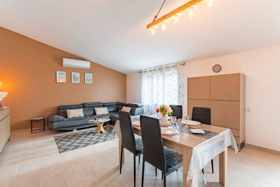 70 M² Maison De Vacances ∙ 2 Chambres ∙ 5 Personnes - Bellegarde