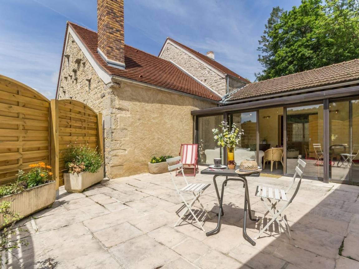 80 M² Cottage ∙ 2 Bedrooms ∙ 3 Guests - Santenay