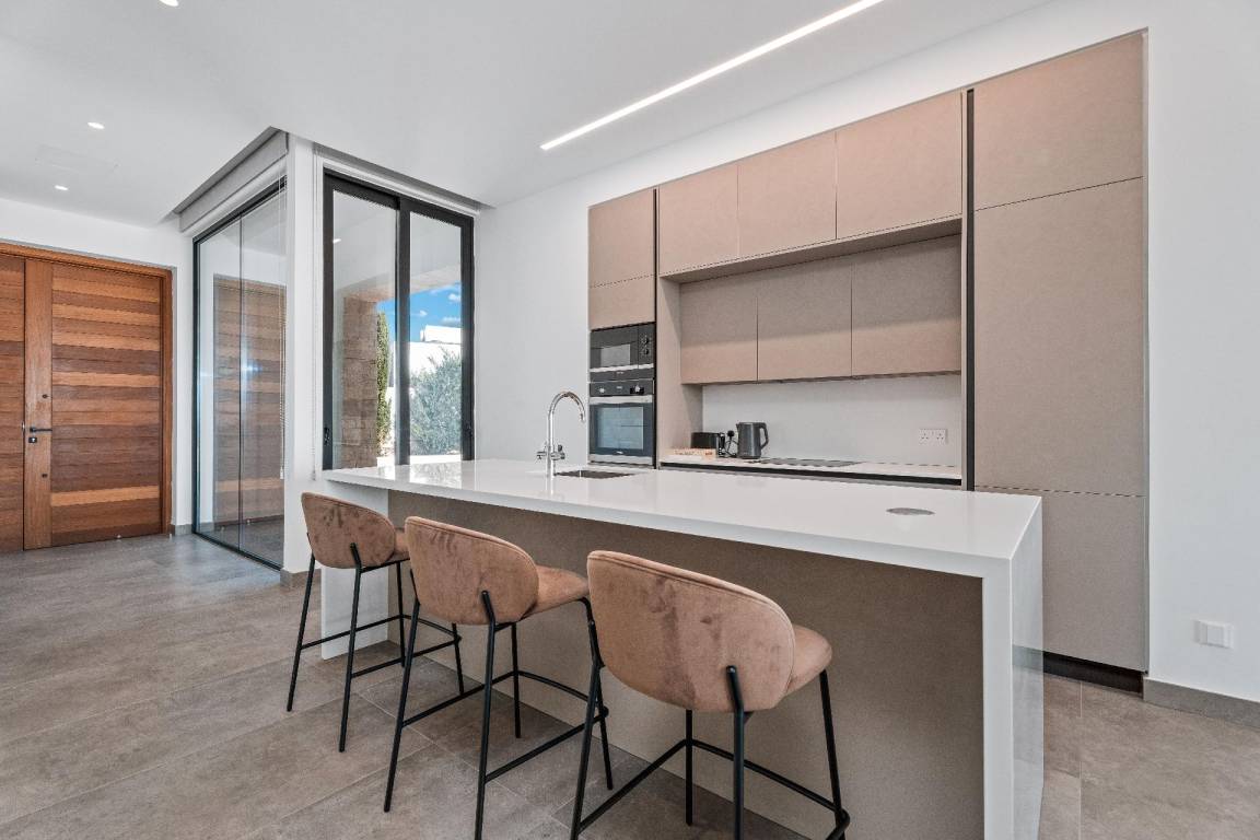 393 M² House ∙ 4 Bedrooms ∙ 8 Guests - Protaras
