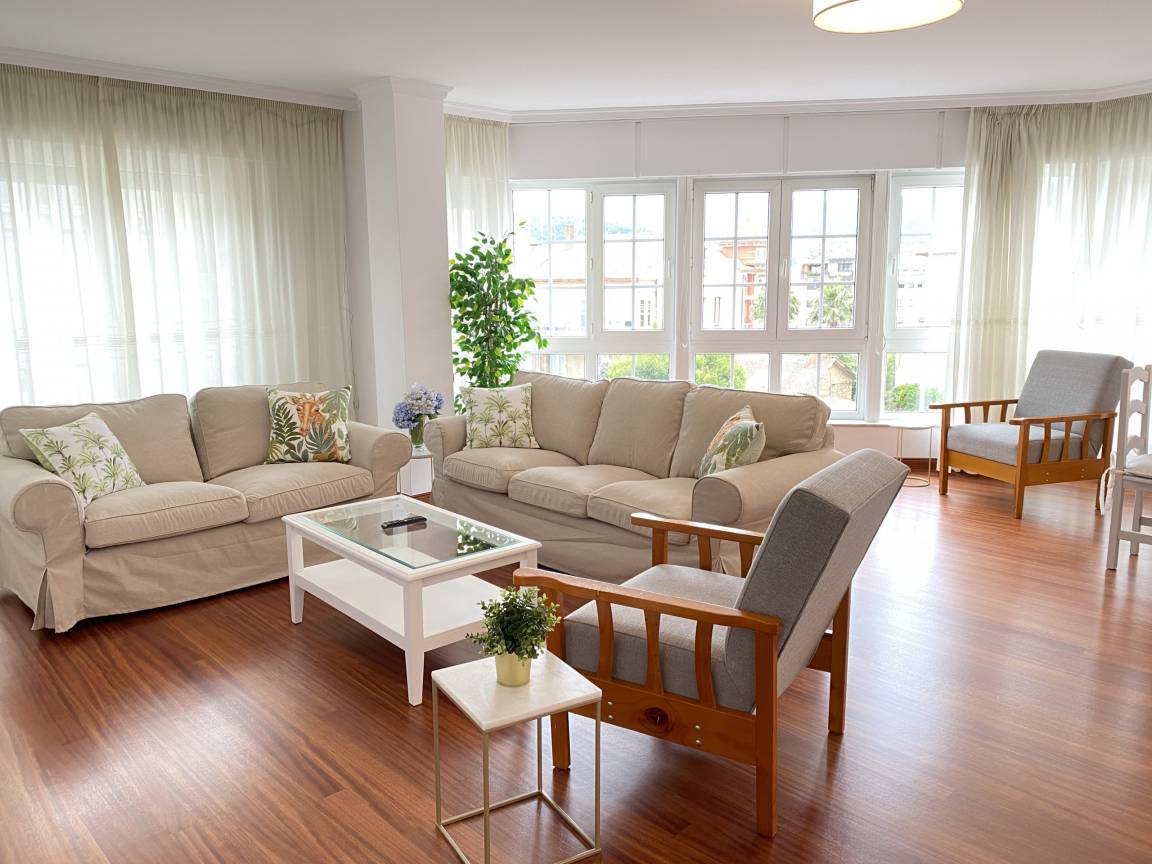 120 M² Apartamento ∙ 3 Habitaciones ∙ 6 Huéspedes - Noia