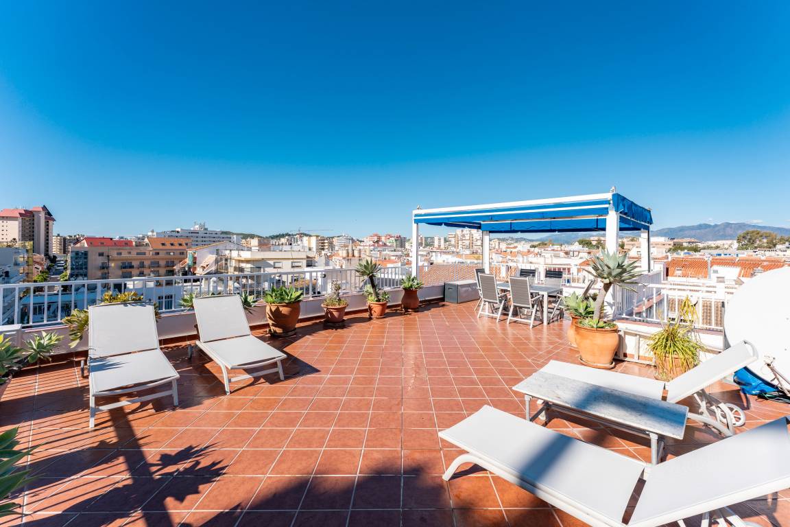 75 M² Apartamento ∙ 2 Habitaciones ∙ 6 Huéspedes - Fuengirola