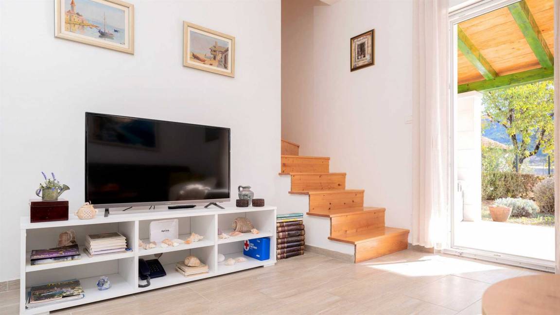 180 M² Ferienhaus ∙ 3 Schlafzimmer ∙ 7 Gäste - Jelsa