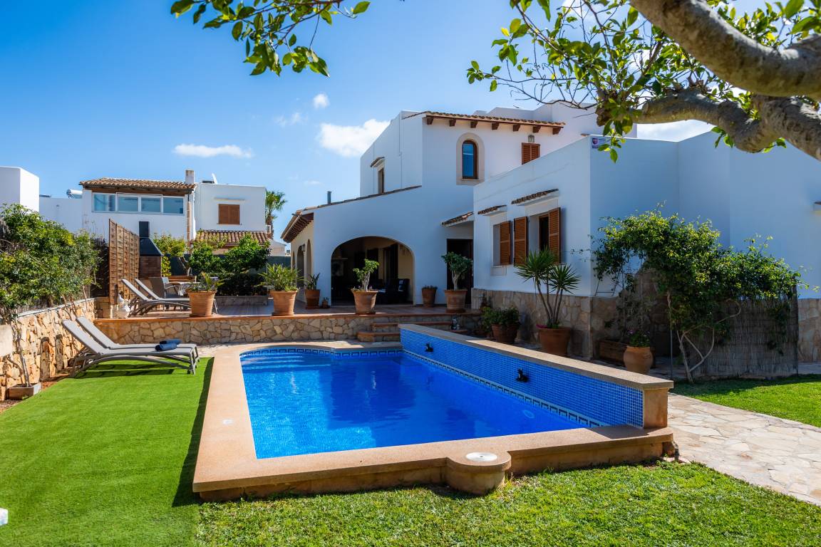 225 M² Villa ∙ 4 Habitaciones ∙ 7 Huéspedes - Cala d'Or