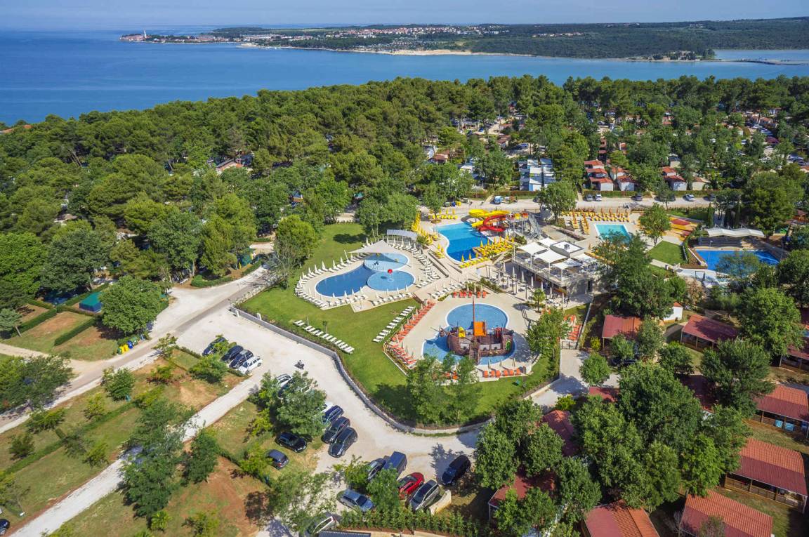 30 M² Caravan ∙ 3 Bedrooms ∙ 7 Guests - Novigrad