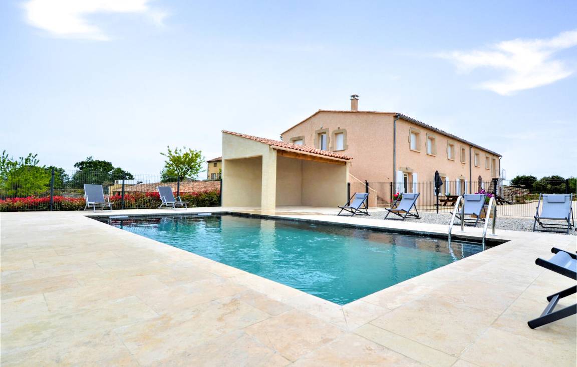 342 M² House ∙ 8 Bedrooms ∙ 22 Guests - Barjac