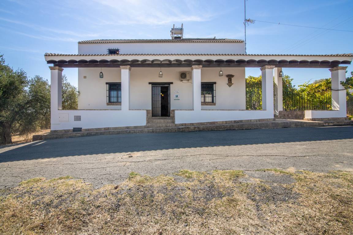180 M² Ferienhaus ∙ 4 Schlafzimmer ∙ 12 Gäste - Niebla