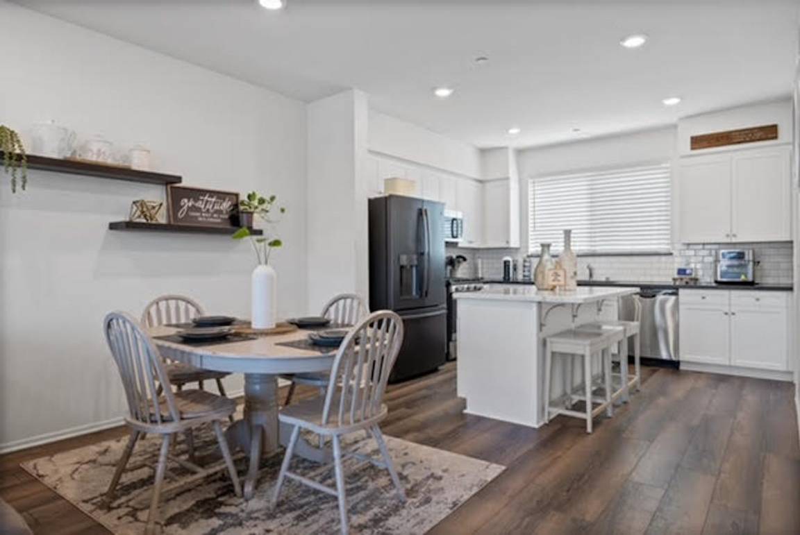 Habitación Privada ∙ 1 Habitación ∙ 1 Huésped - Downey, CA