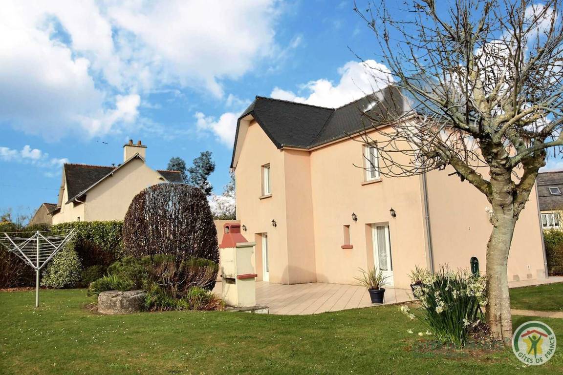 81 M² Gîte ∙ 3 Chambres ∙ 5 Personnes - Lézardrieux