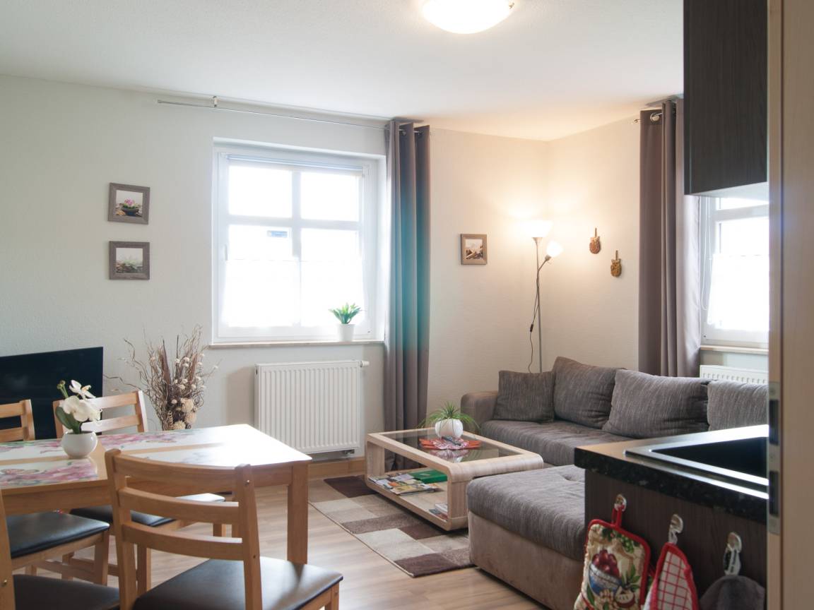 Ferienwohnung ∙ 2 Schlafzimmer ∙ 7 Gäste - Borna