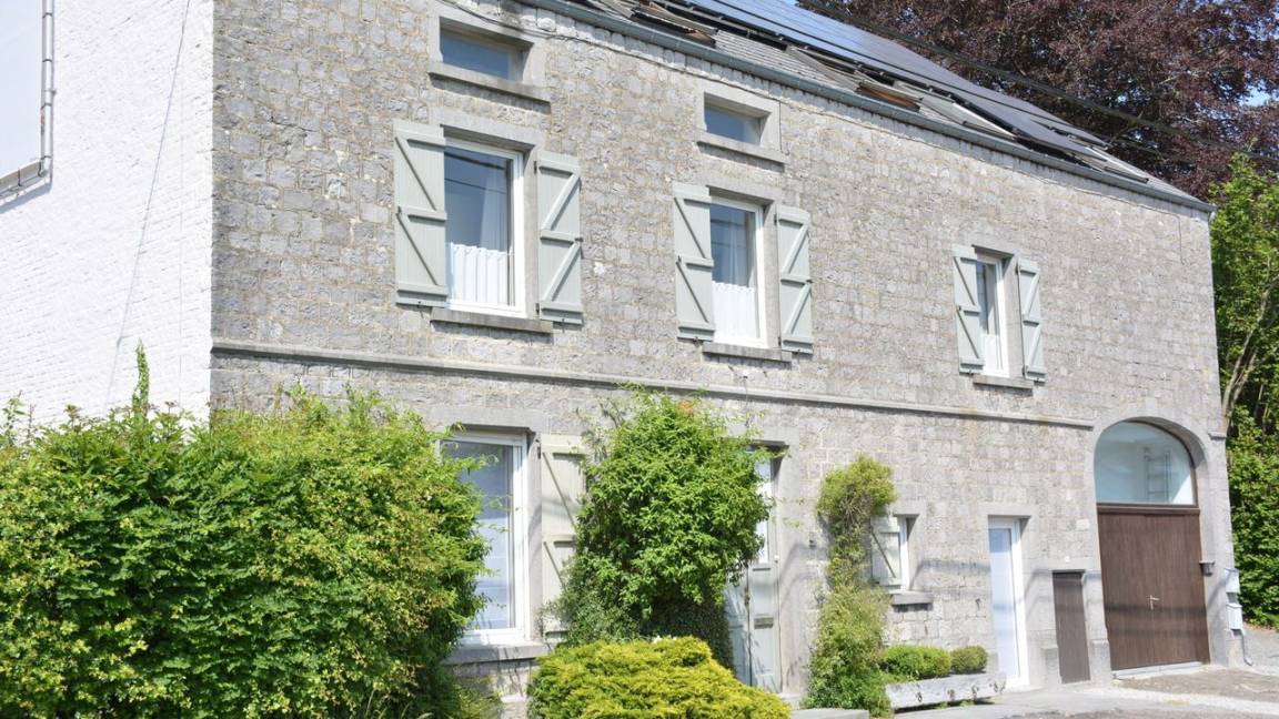 600 M² Maison De Vacances ∙ 8 Chambres ∙ 22 Personnes - Profondeville