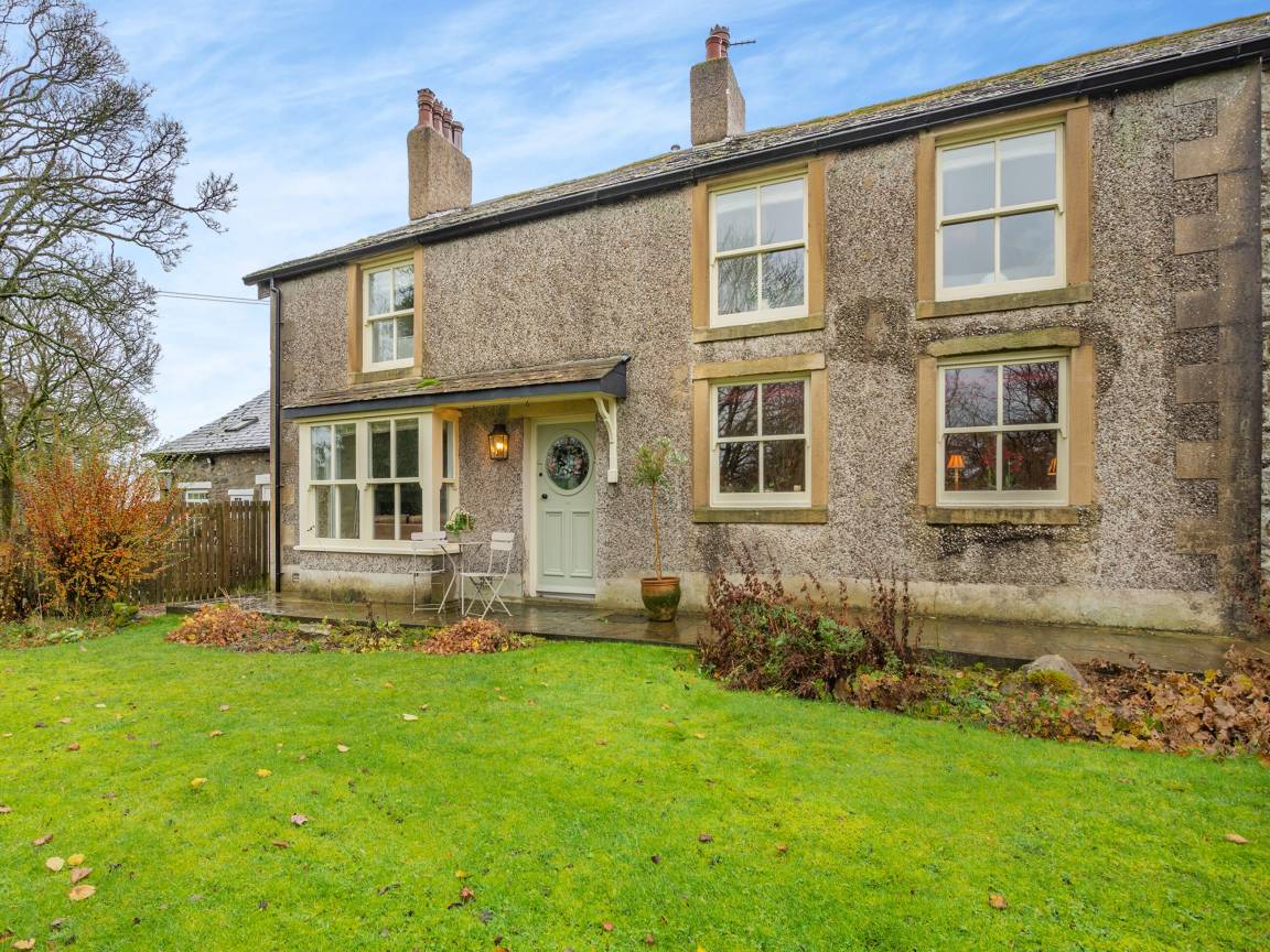 Cottage ∙ 2 Bedrooms ∙ 4 Guests - Settle