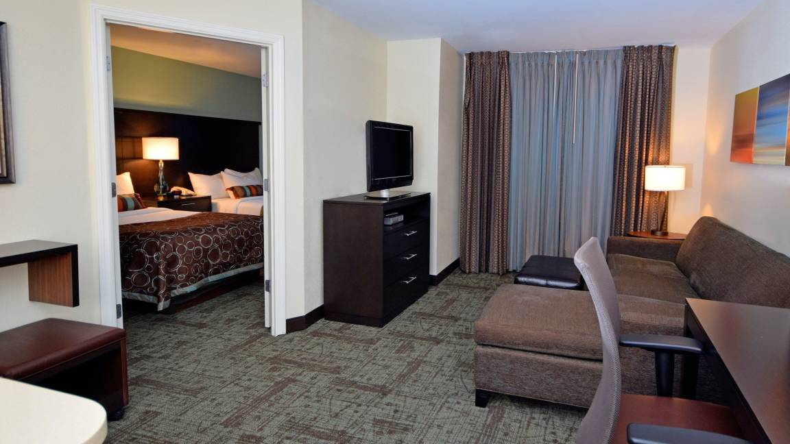 Condo ∙ 1 Bedroom ∙ 4 Guests - Hamilton, OH