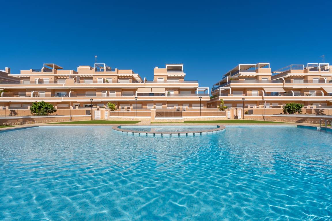 92 M² Huoneisto ∙ 2 Makuuhuonetta ∙ 4 Vierasta - Villamartin