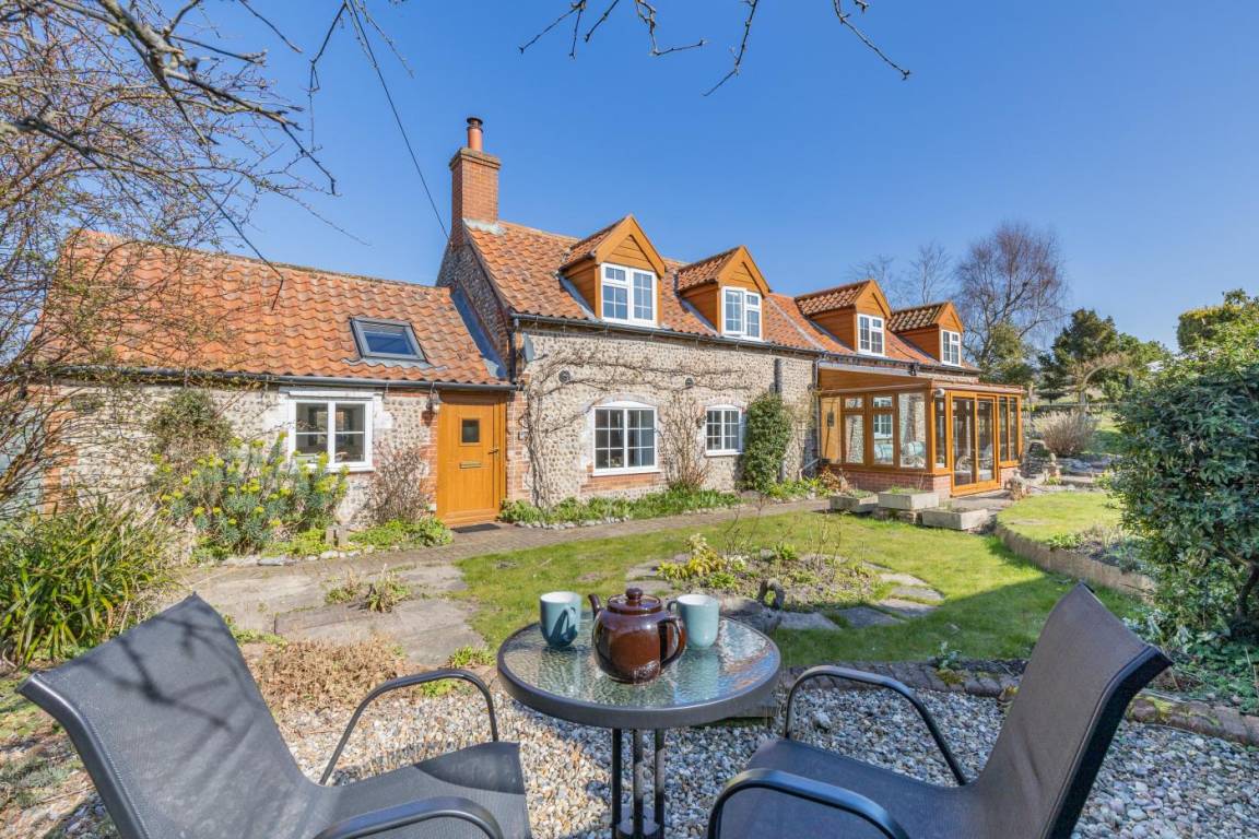 Cottage ∙ 3 Bedrooms ∙ 6 Guests - Salthouse