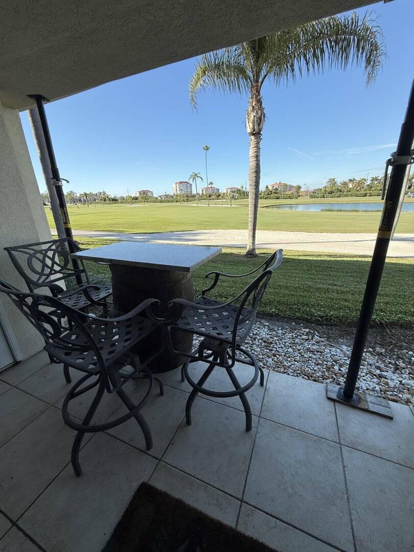 99 M² Condo ∙ 2 Bedrooms ∙ 4 Guests - St. Petersburg, FL