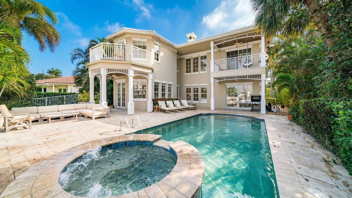 397 M² House ∙ 4 Bedrooms ∙ 10 Guests - Delray Beach, FL