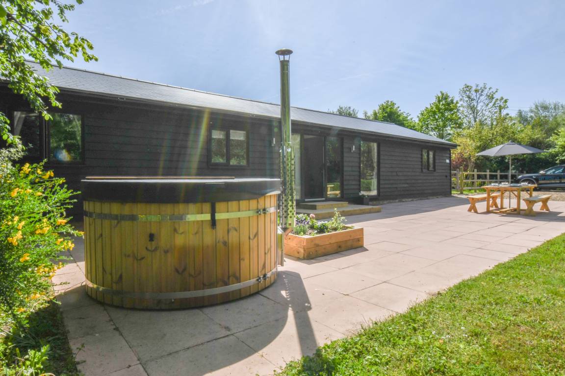 Cottage ∙ 2 Bedrooms ∙ 4 Guests - Felixstowe