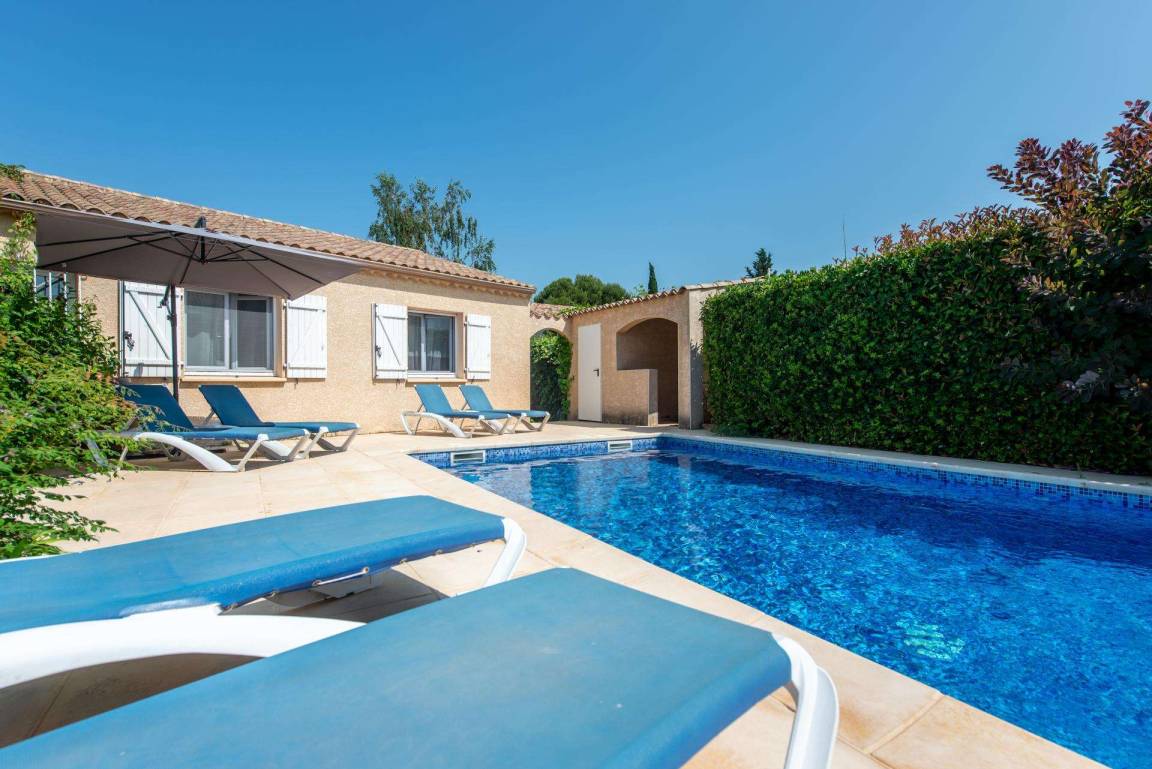 Villa ∙ 4 Bedrooms ∙ 8 Guests - Pézenas