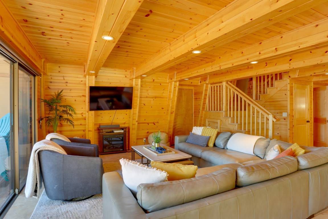 245 M² House ∙ 4 Bedrooms ∙ 8 Guests - Lake Almanor, CA