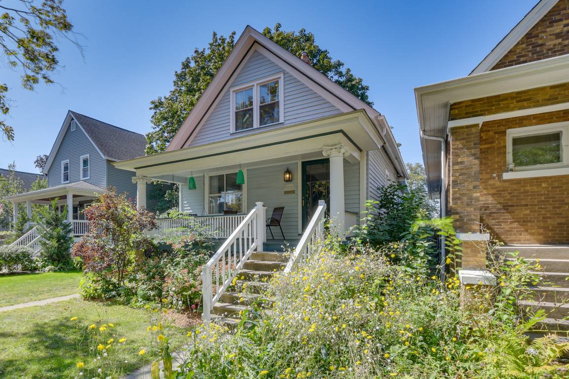 104 M² House ∙ 3 Bedrooms ∙ 7 Guests - Elmhurst, IL