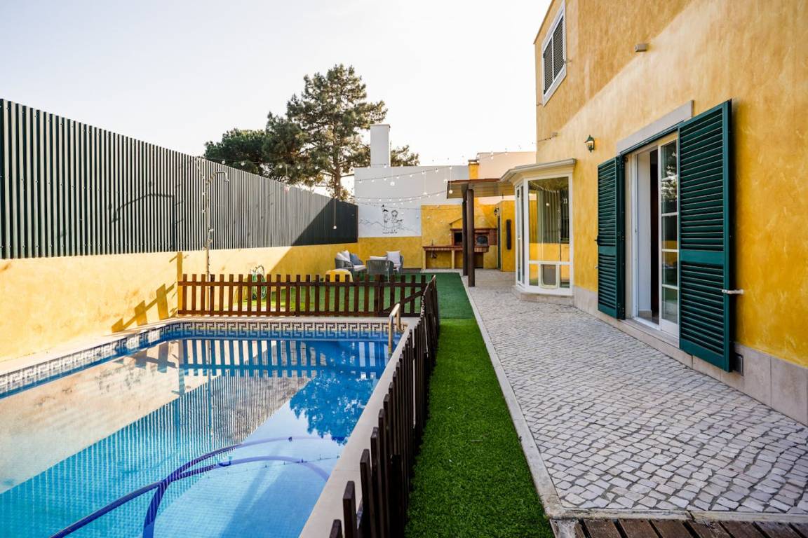 234 M² House ∙ 4 Bedrooms ∙ 6 Guests - Sesimbra
