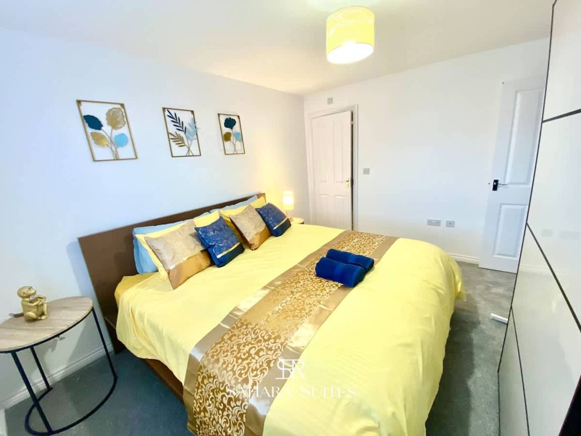 Apartment ∙ 4 Bedrooms ∙ 10 Guests - Rugby