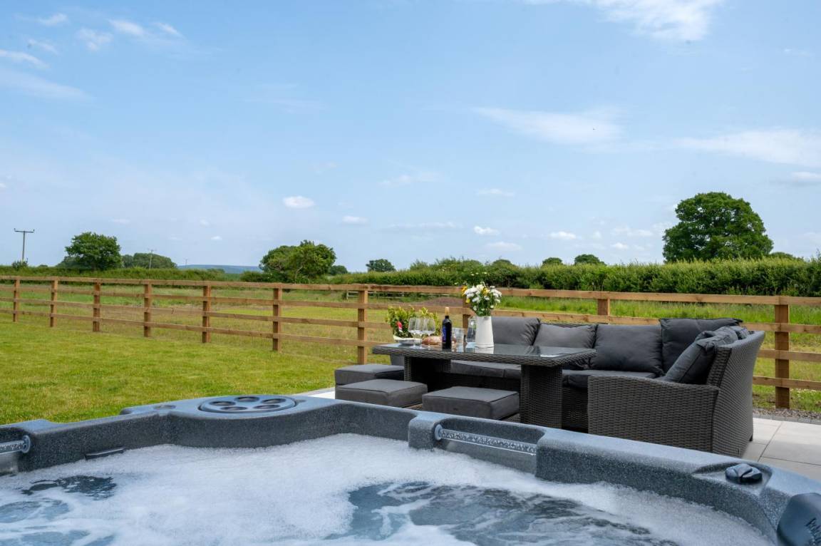 Cottage ∙ 4 Bedrooms ∙ 8 Guests - Northallerton