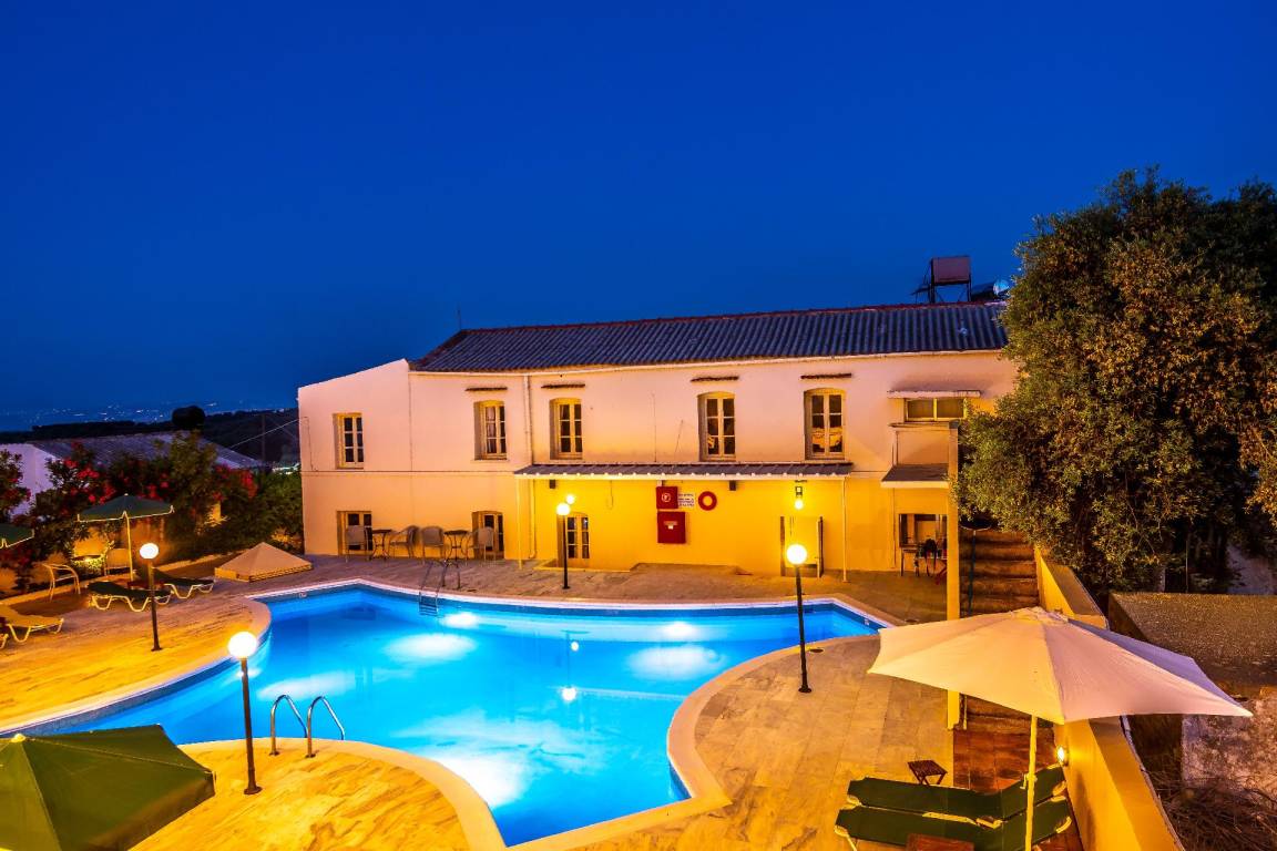 100 M² Apartment ∙ 2 Bedrooms ∙ 5 Guests - Crete