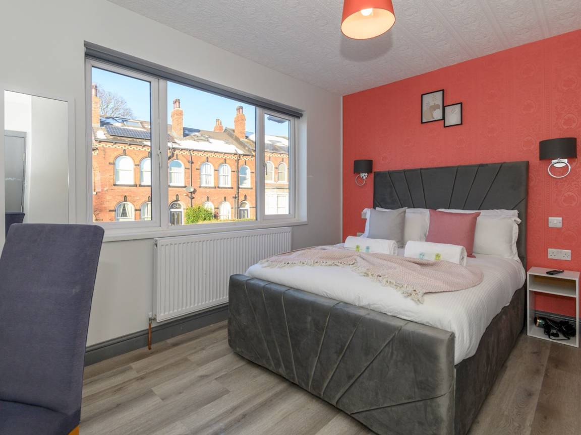 56 M² Apartment ∙ 1 Bedroom ∙ 2 Guests - Elland Road