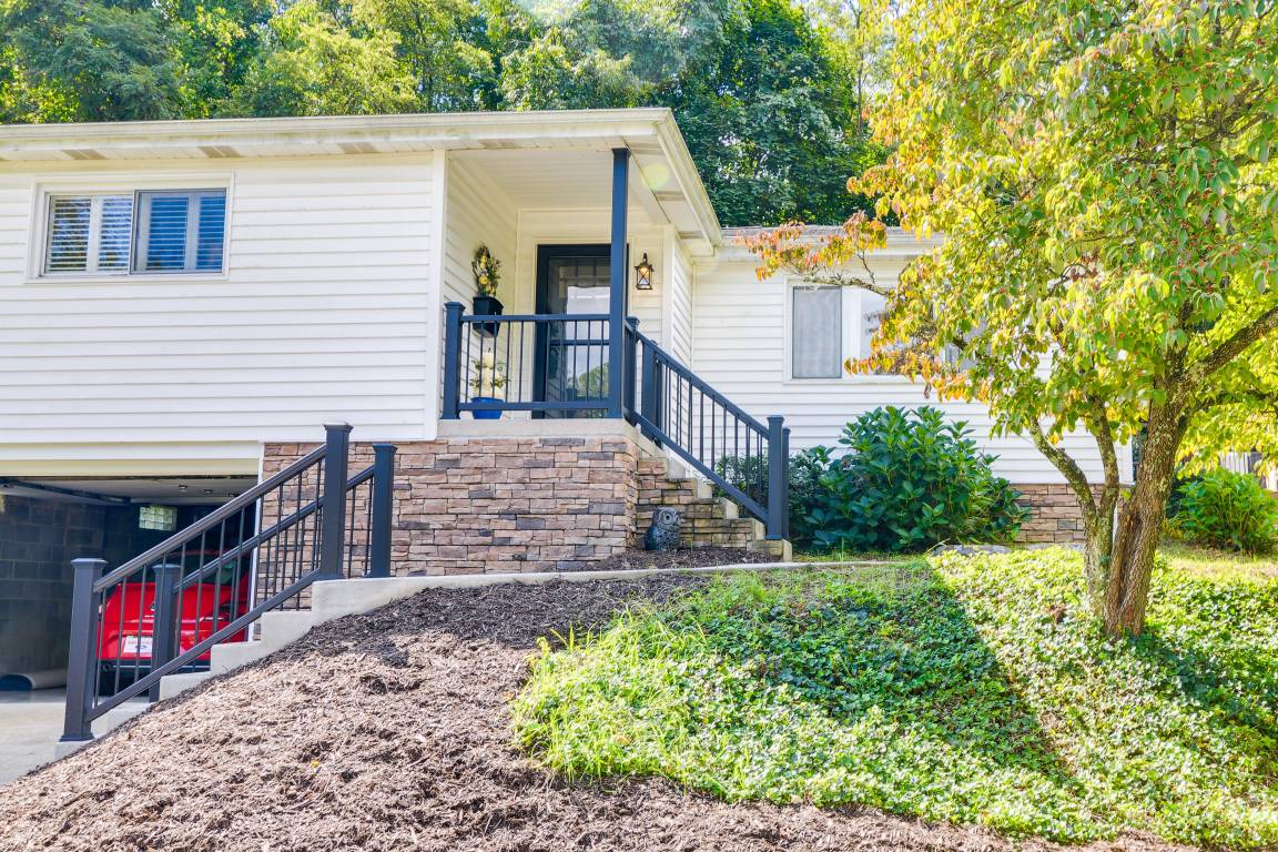 167 M² House ∙ 3 Bedrooms ∙ 6 Guests - Cheat Lake, WV