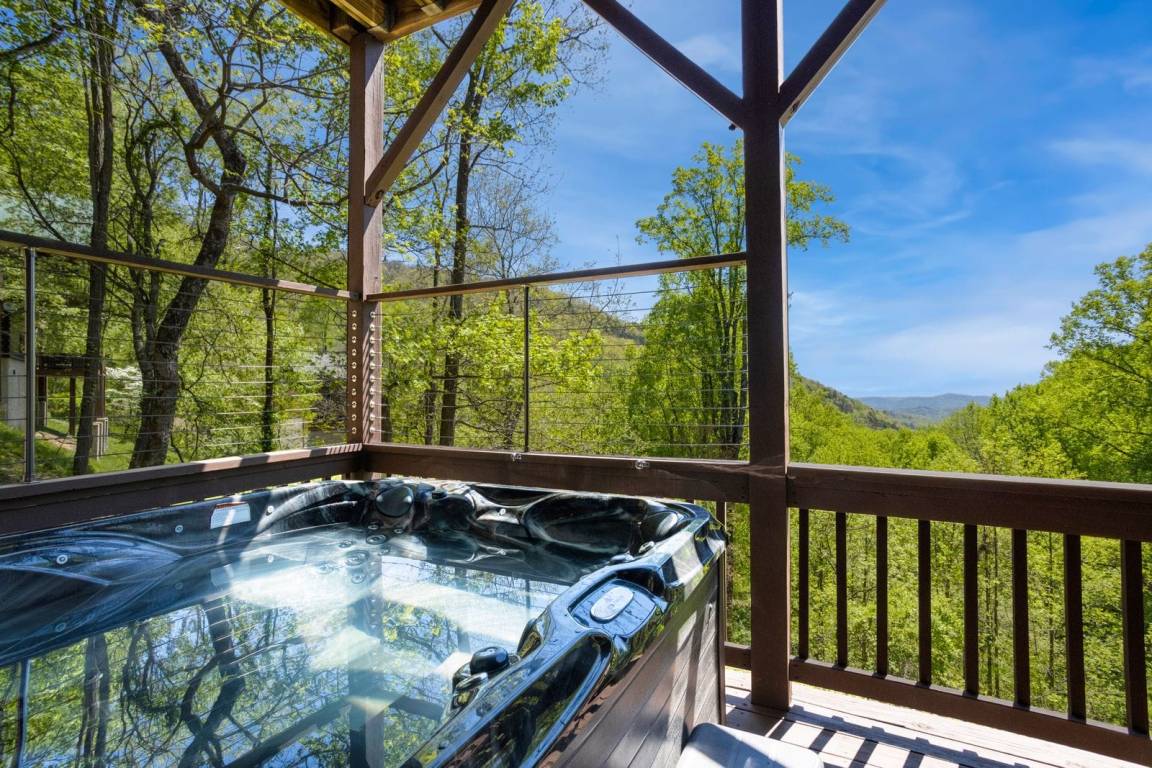 351 M² Lodge ∙ 4 Bedrooms ∙ 13 Guests - Boone, NC