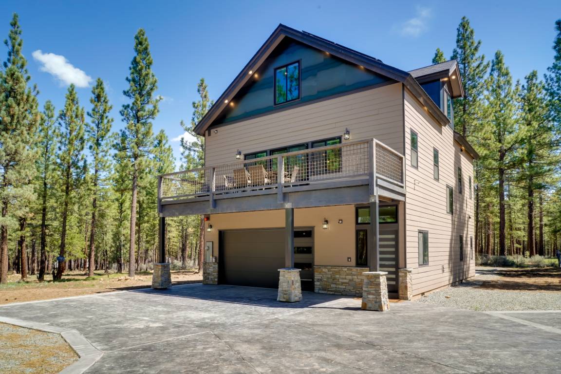 232 M² House ∙ 4 Bedrooms ∙ 8 Guests - Lake Davis, CA