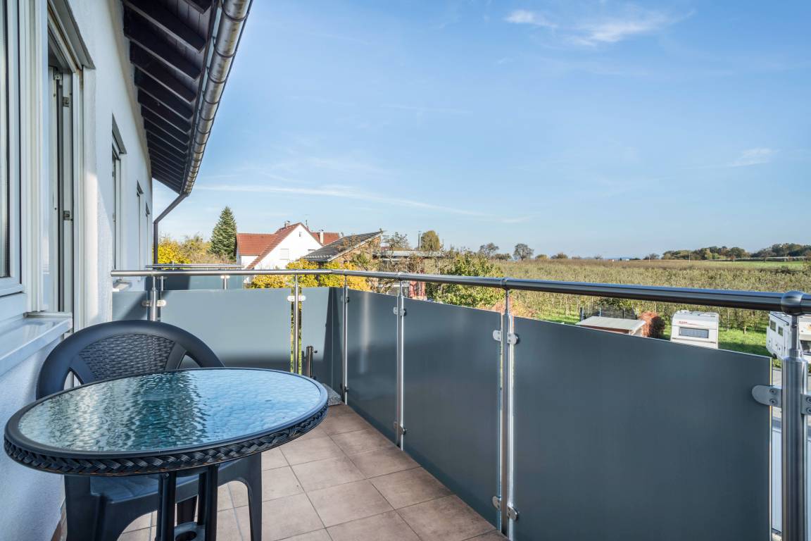 32 M² Studio Flat ∙ 1 Bedroom ∙ 2 Guests - Friedrichshafen