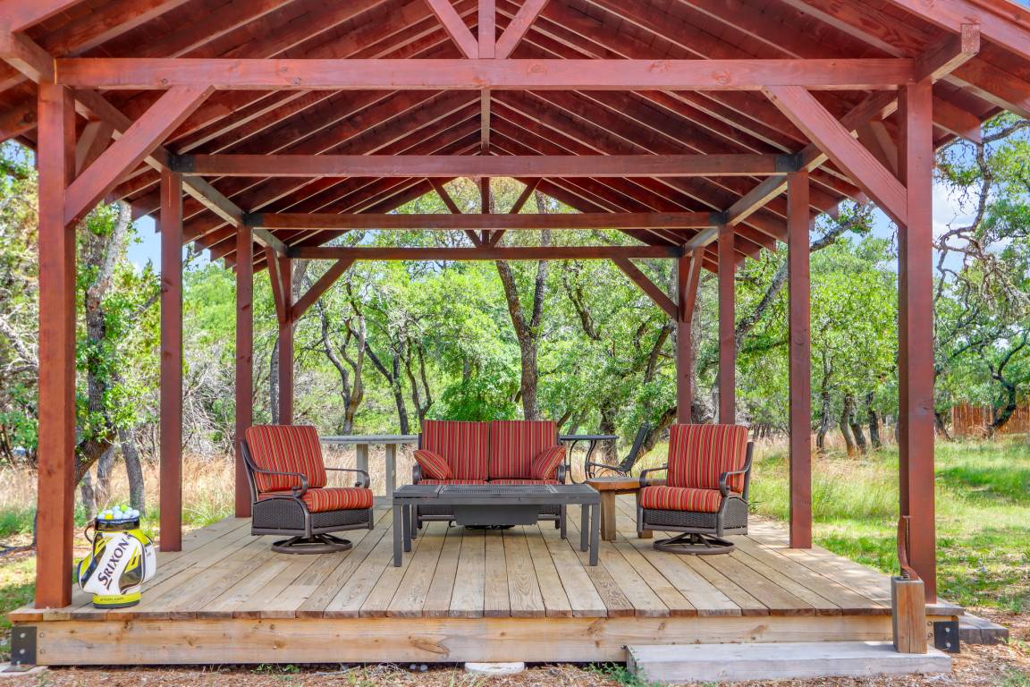 131 M² Cabin ∙ 3 Bedrooms ∙ 6 Guests - Wimberley, TX