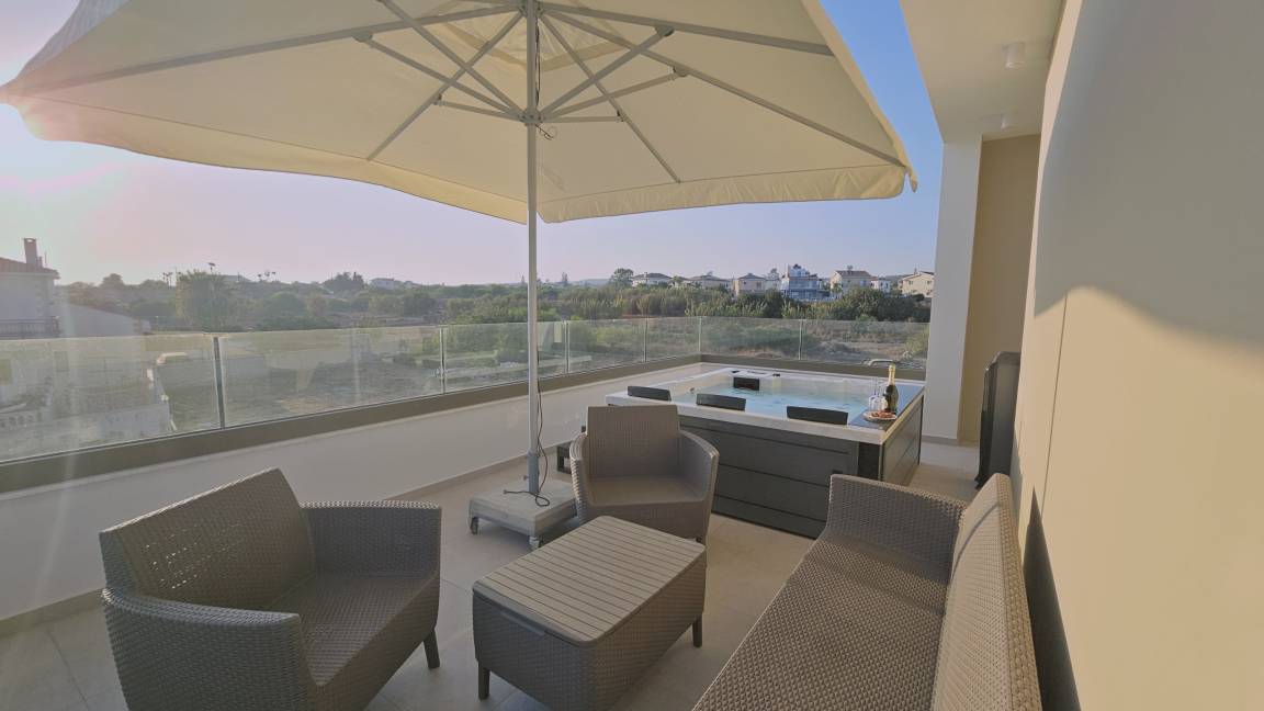 170 M² Villa ∙ 3 Habitaciones ∙ 6 Huéspedes - Nissi Beach